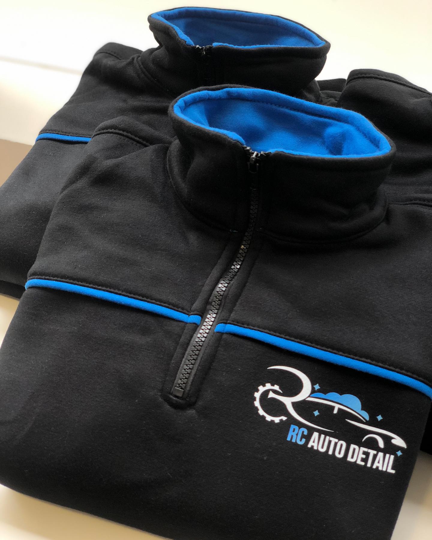 Personalização uniforme completo RC Auto Retail - Impressive Merchandise